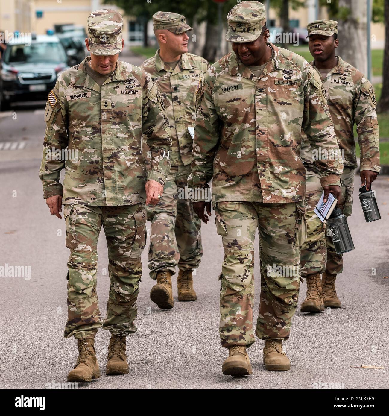 207th Military Intelligence Brigade - Theater Commander Col. Mark ...