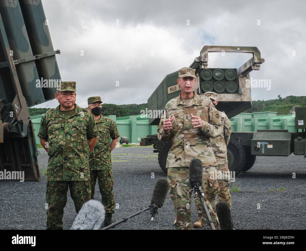 The Commanding General of U.S. Army Japan, Maj. Gen. JB Vowell (right ...