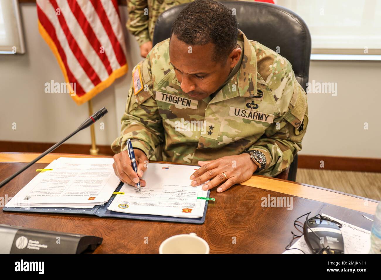 Bilateral staff talks hi-res stock photography and images - Alamy