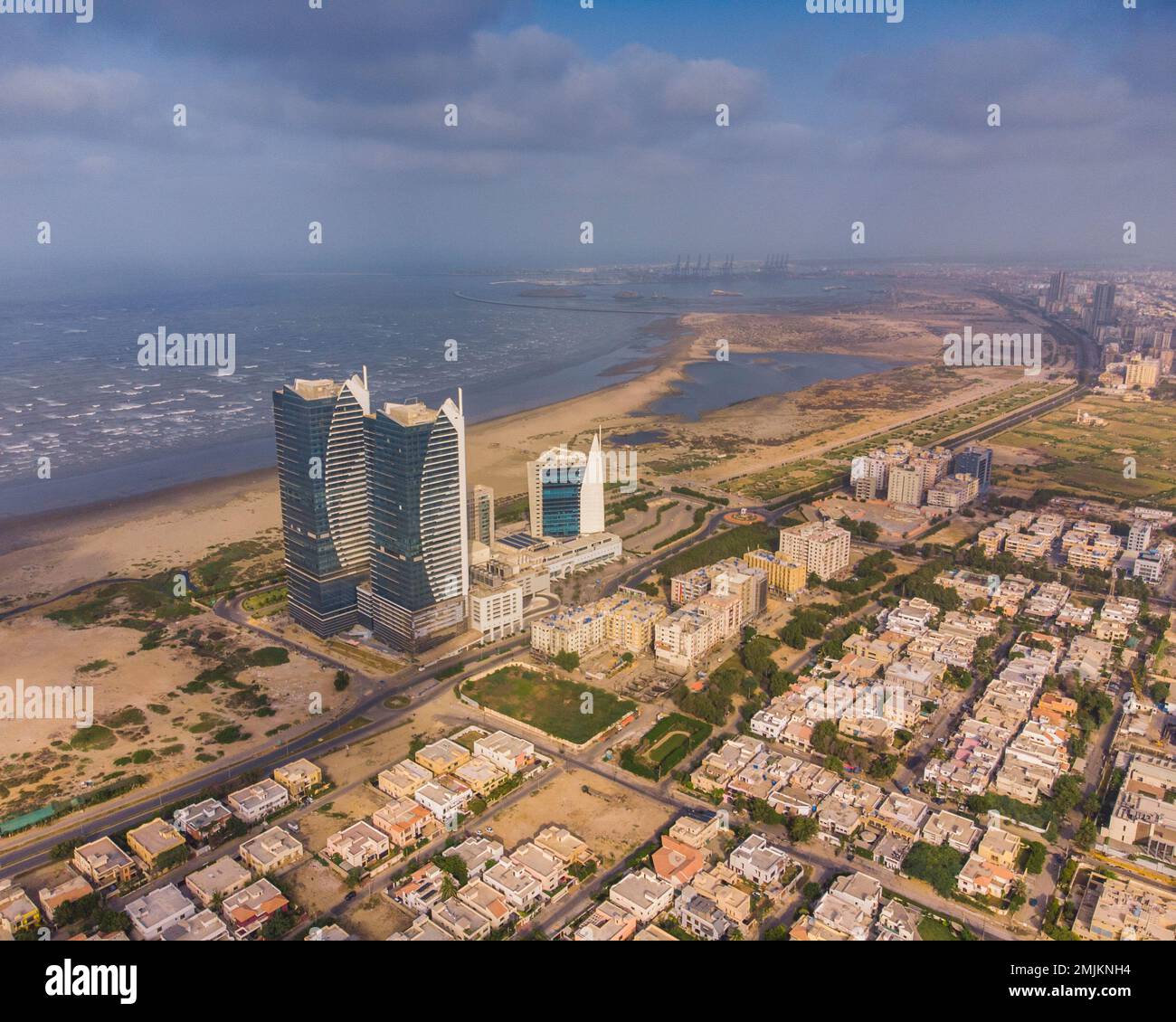 Dolmen mall karachi hi-res stock photography and images - Alamy