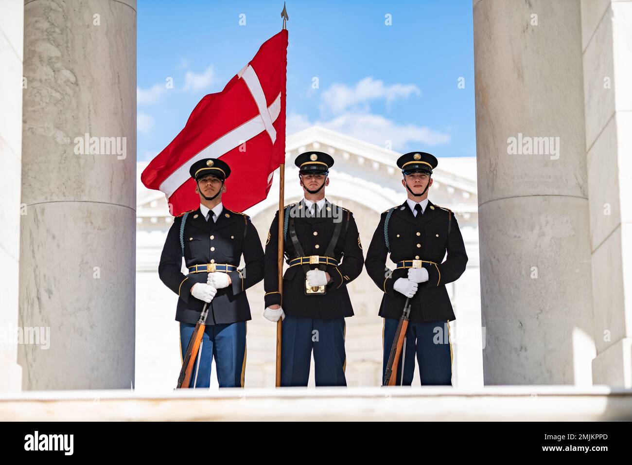 A color guard from the 3d U.S. Infantry Regiment (The Old Guard ...