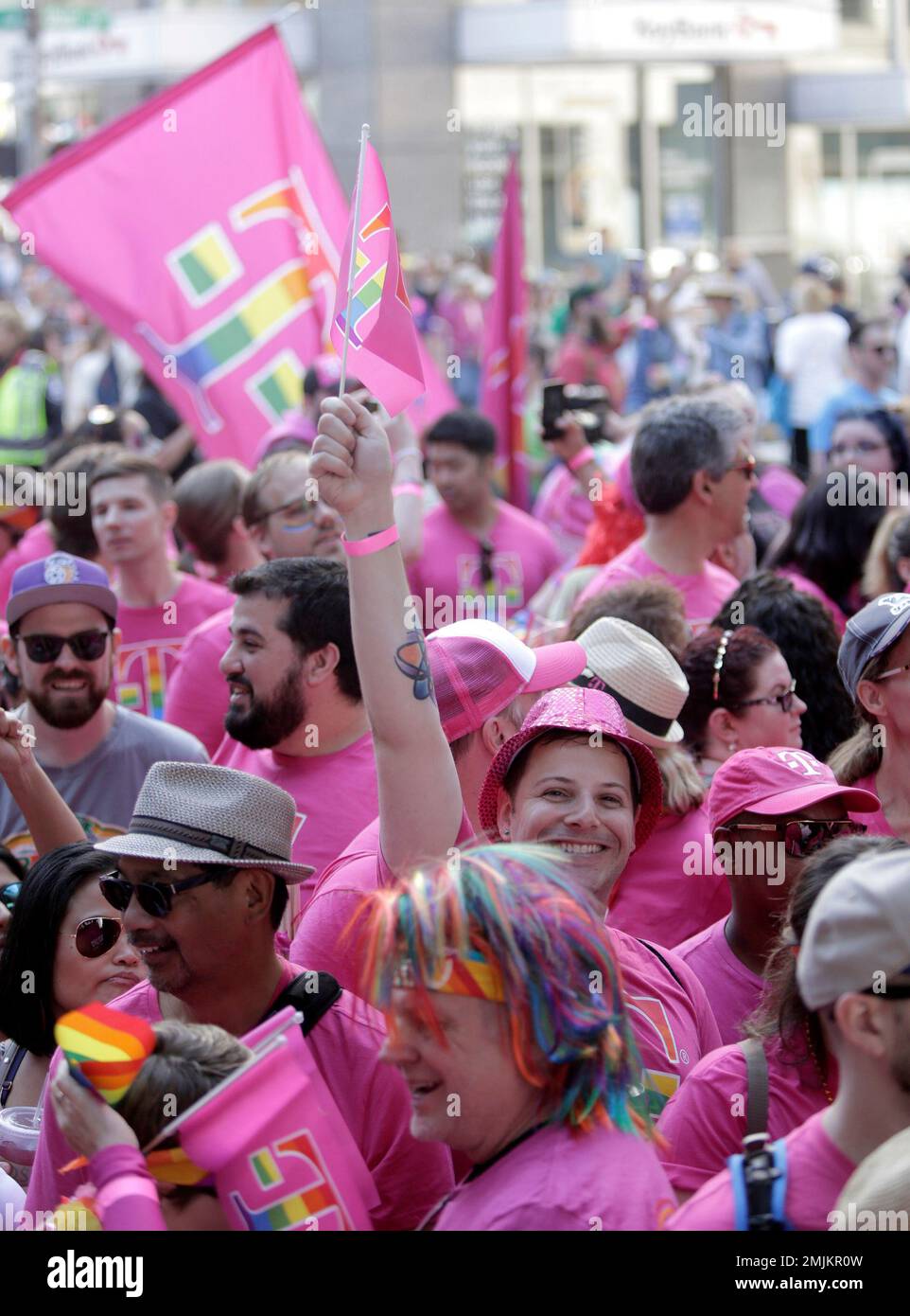 IMAGE DISTRIBUTED FOR T-MOBILE - T-Mobile get ready to kick off the ...