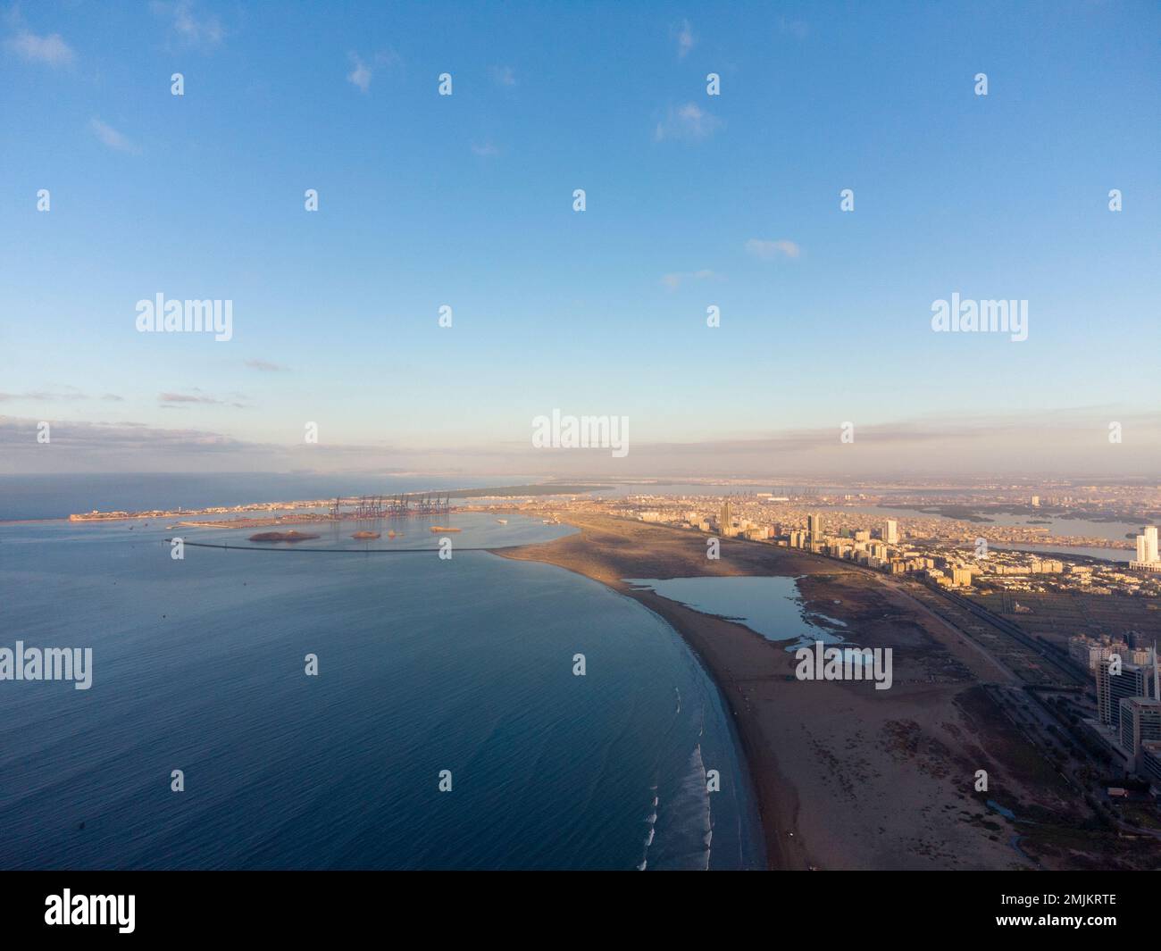 Bahria icon tower karachi hi-res stock photography and images - Alamy