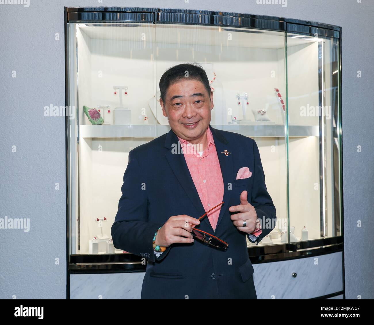 Beverly Hills, California, USA. 26th January, 2023. TV host Joey Zhou ...