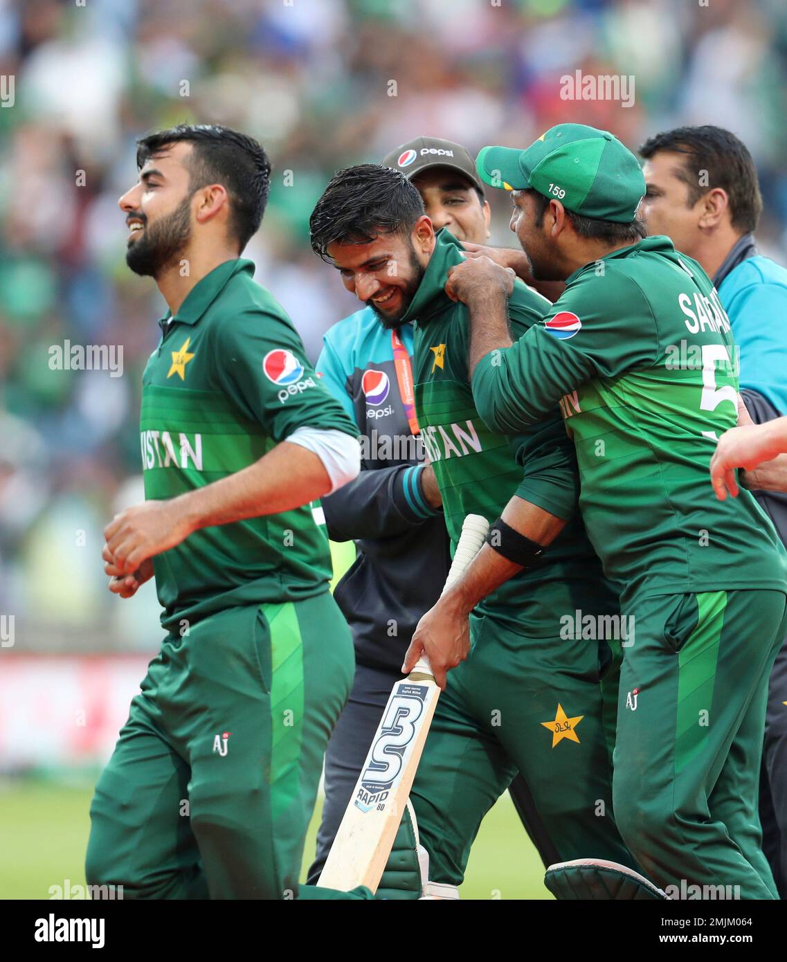 Pakistani cricketers celebrate their team's victory in the Cricket ...