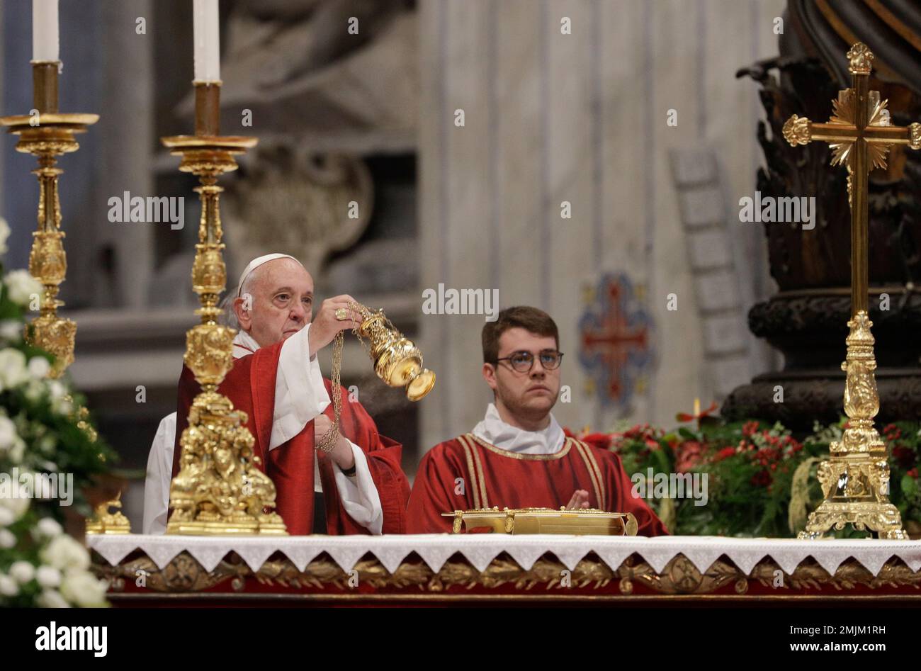 Pope Francis celebrates Mass with blessing of the palliums, in St ...
