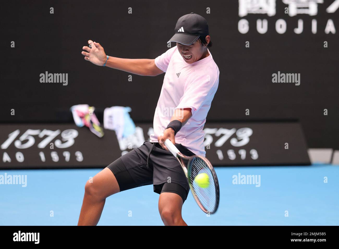 Melbourne, Australia. 28th Jan, 2023. Learner Tien of USA in action ...