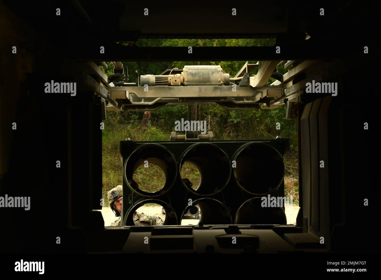 U.S. Soldiers assigned to Arctic Battery, 1st Battalion, 6th Field ...