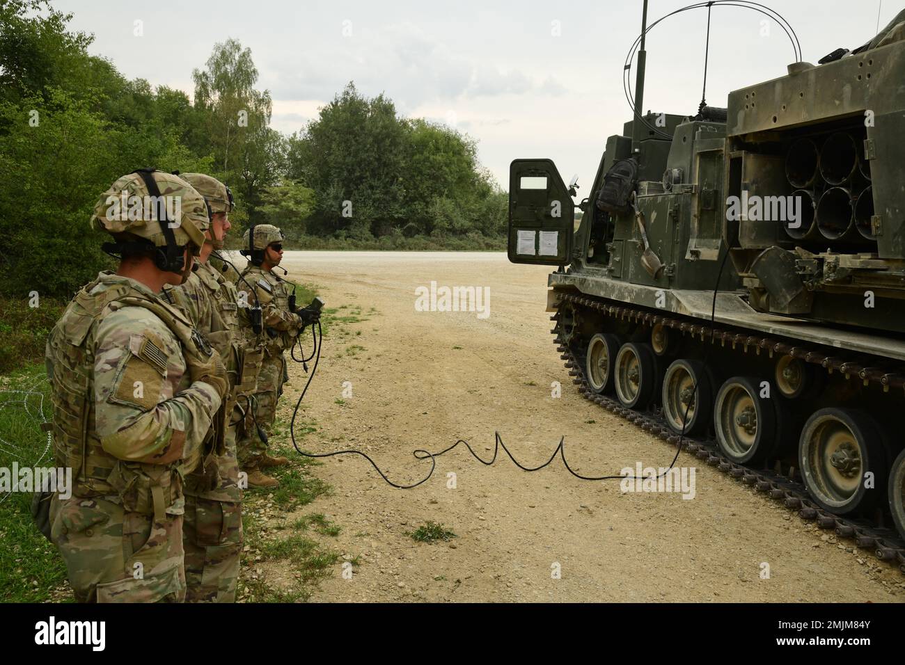 U.S. Soldiers assigned to Arctic Battery, 1st Battalion, 6th Field ...