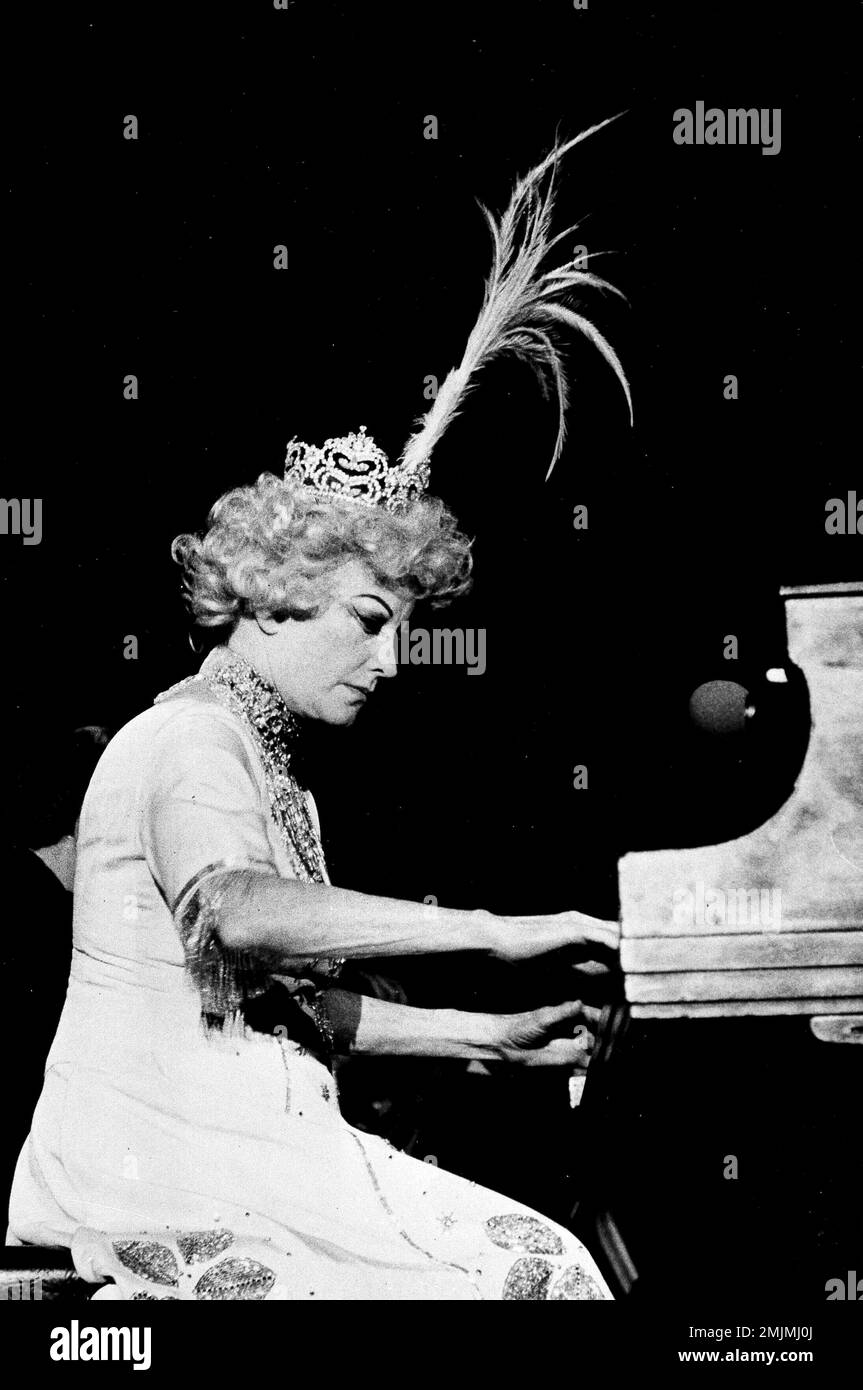 Comedian Phyllis Diller makes her final appearance as a - yes, a ...