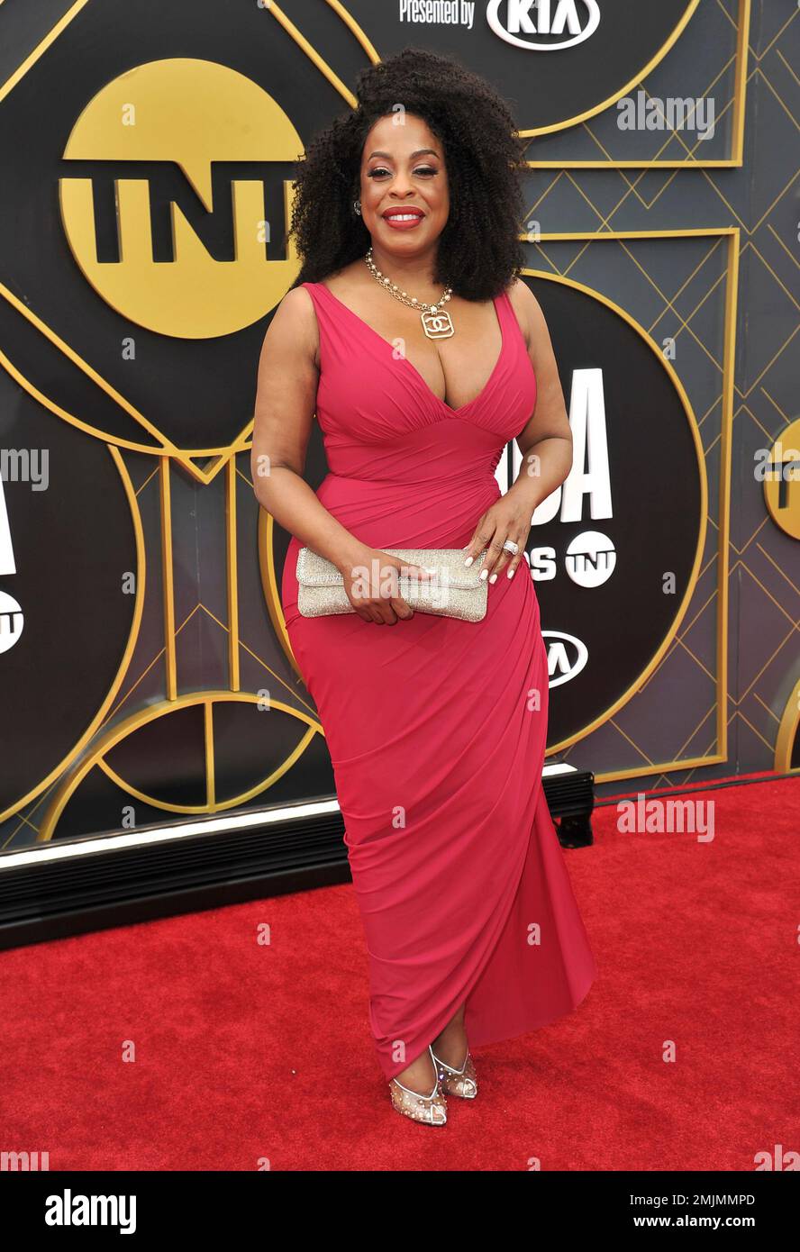 Niecy Nash arrives at the NBA Awards on Monday, June 24, 2019, at the ...