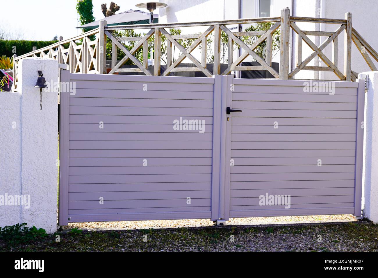 Light gray garage door hi-res stock photography and images - Alamy