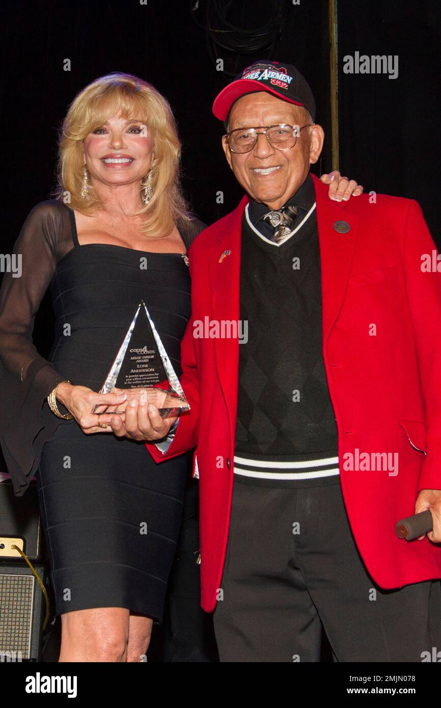 FILE - In this Sept. 11, 2013 file photo, actress Loni Anderson, left ...