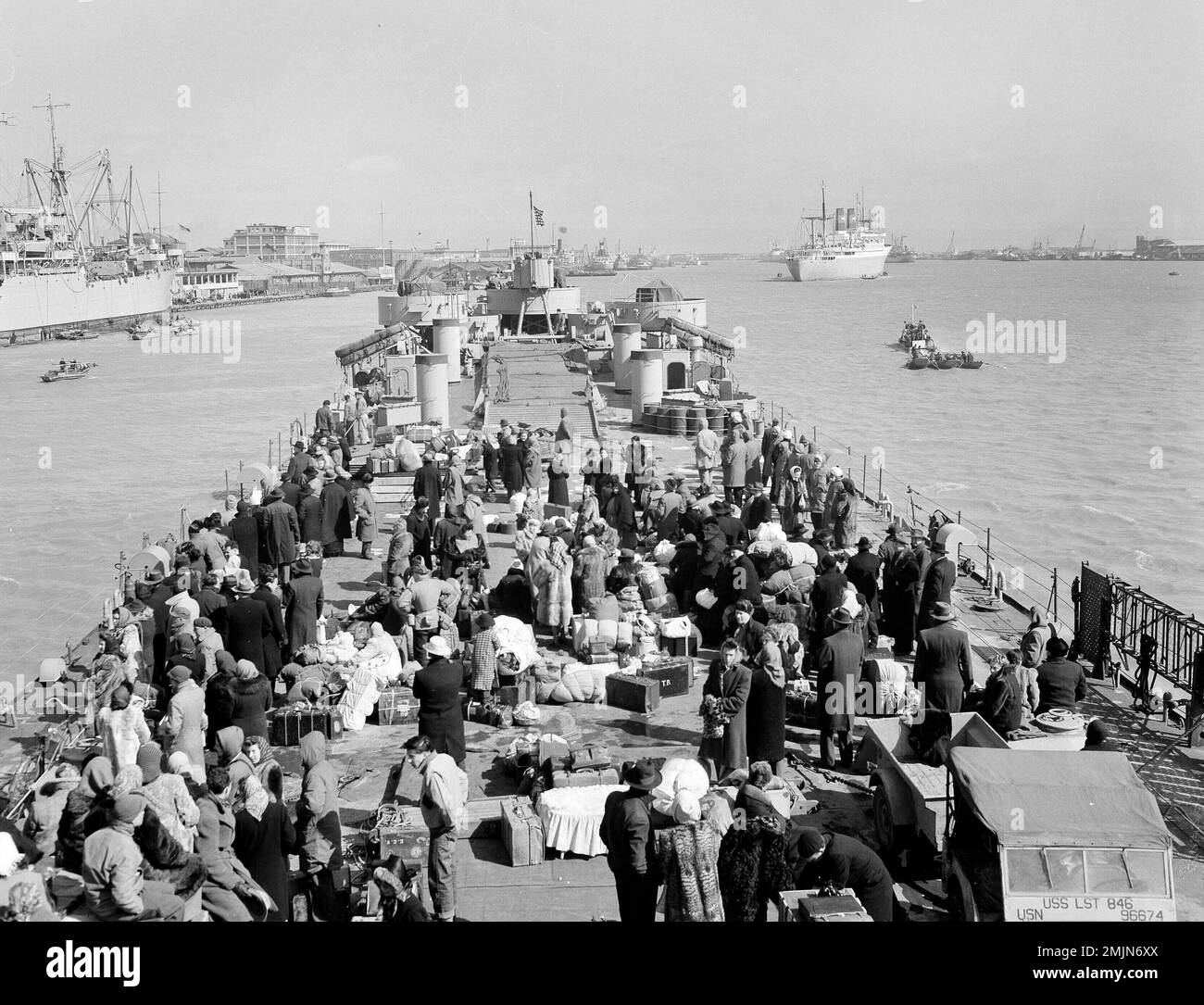 LST 846 leaves Tsingtao, China, Feb. 14, 1949, on its last evacuation ...