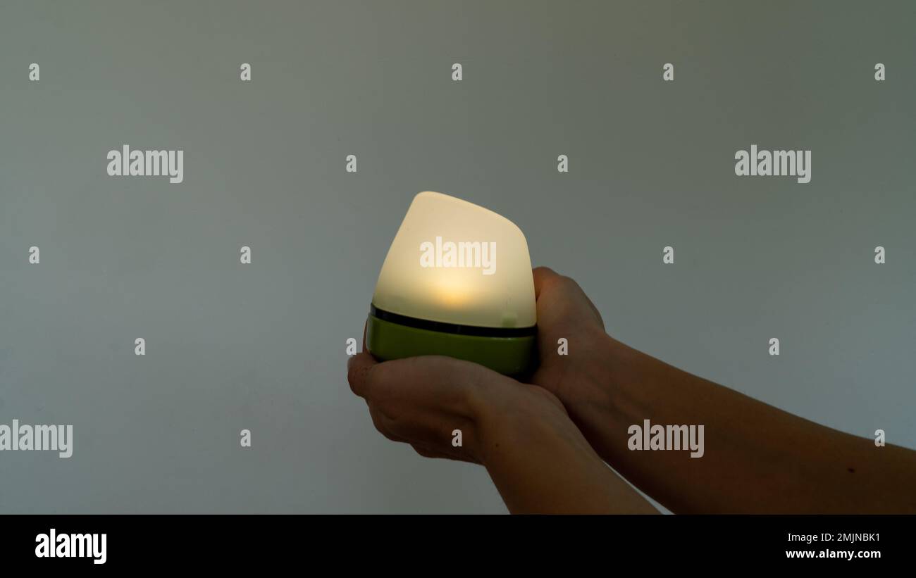 Hand pointing flashlight hi-res stock photography and images - Alamy