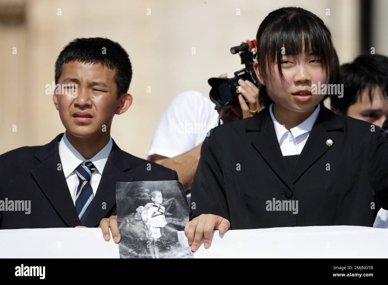 Uchiyama Koshiro, from Nagasaki, left, and Matsuda Koharu, from ...
