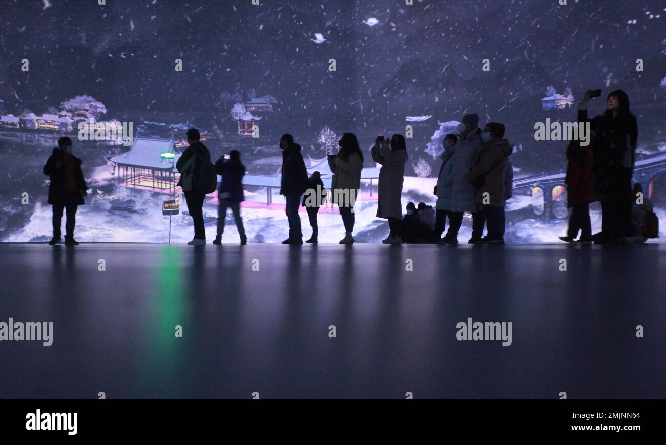 People visit the China Grand Canal Museum in Yangzhou City, east China ...