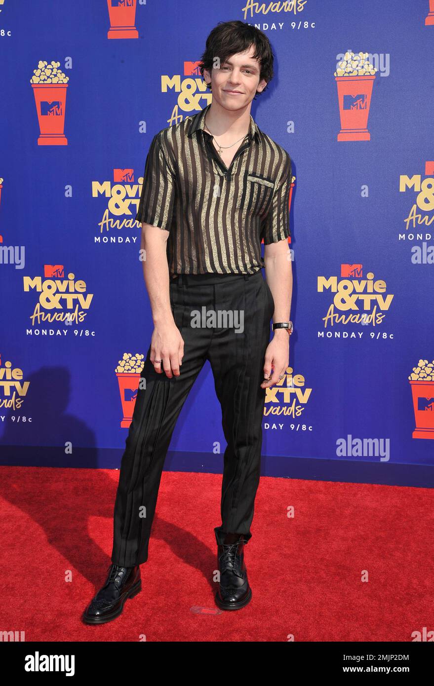 Ross Lynch arrives at the MTV Movie and TV Awards on Saturday, June 15 ...