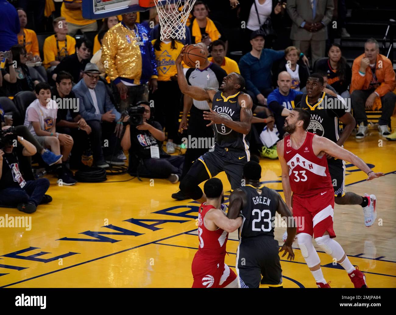 Golden State Warriors forward Andre Iguodala (9) shoots over Toronto ...