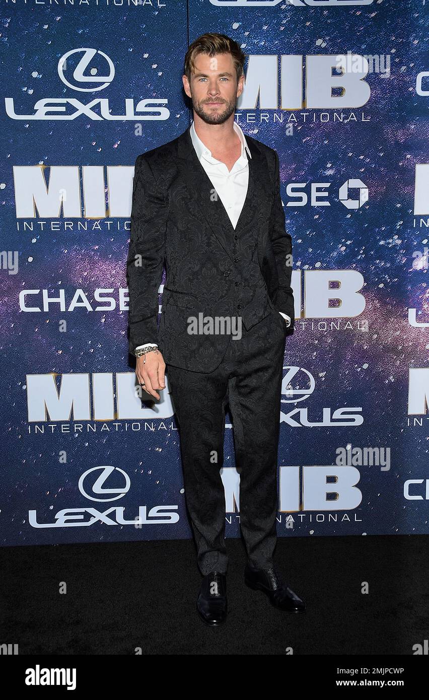 Actor Chris Hemsworth attends the world premiere of "Men in Black ...