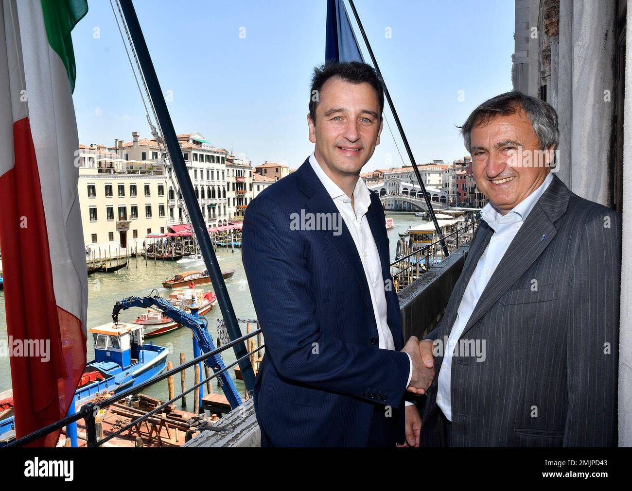 IMAGE DISTRIBUTED FOR VISA - Antony Cahill, Managing Director, European Region at Visa, left ...