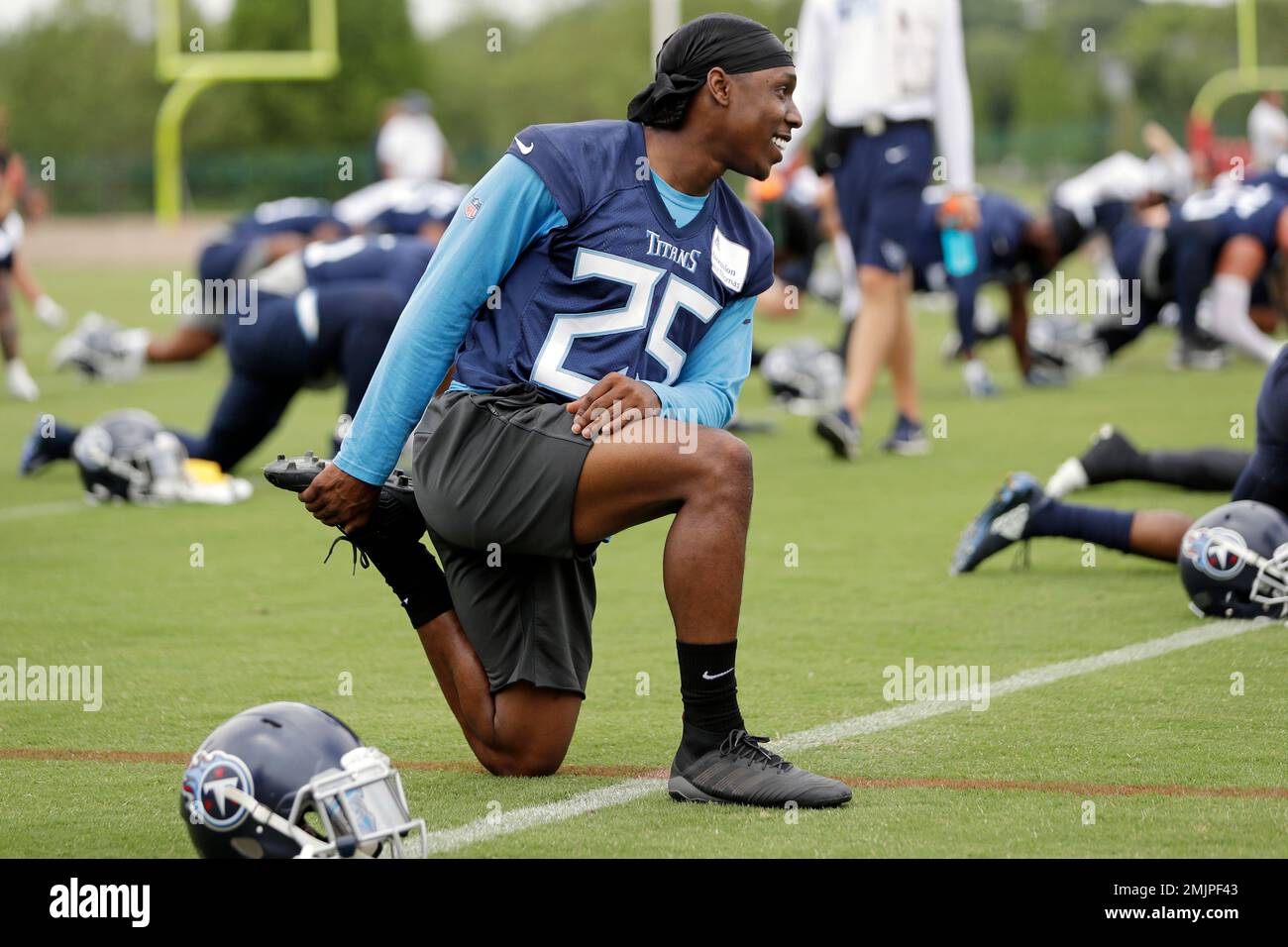 Tennessee Titans cornerback Adoree' Jackson (25) warms up during an ...