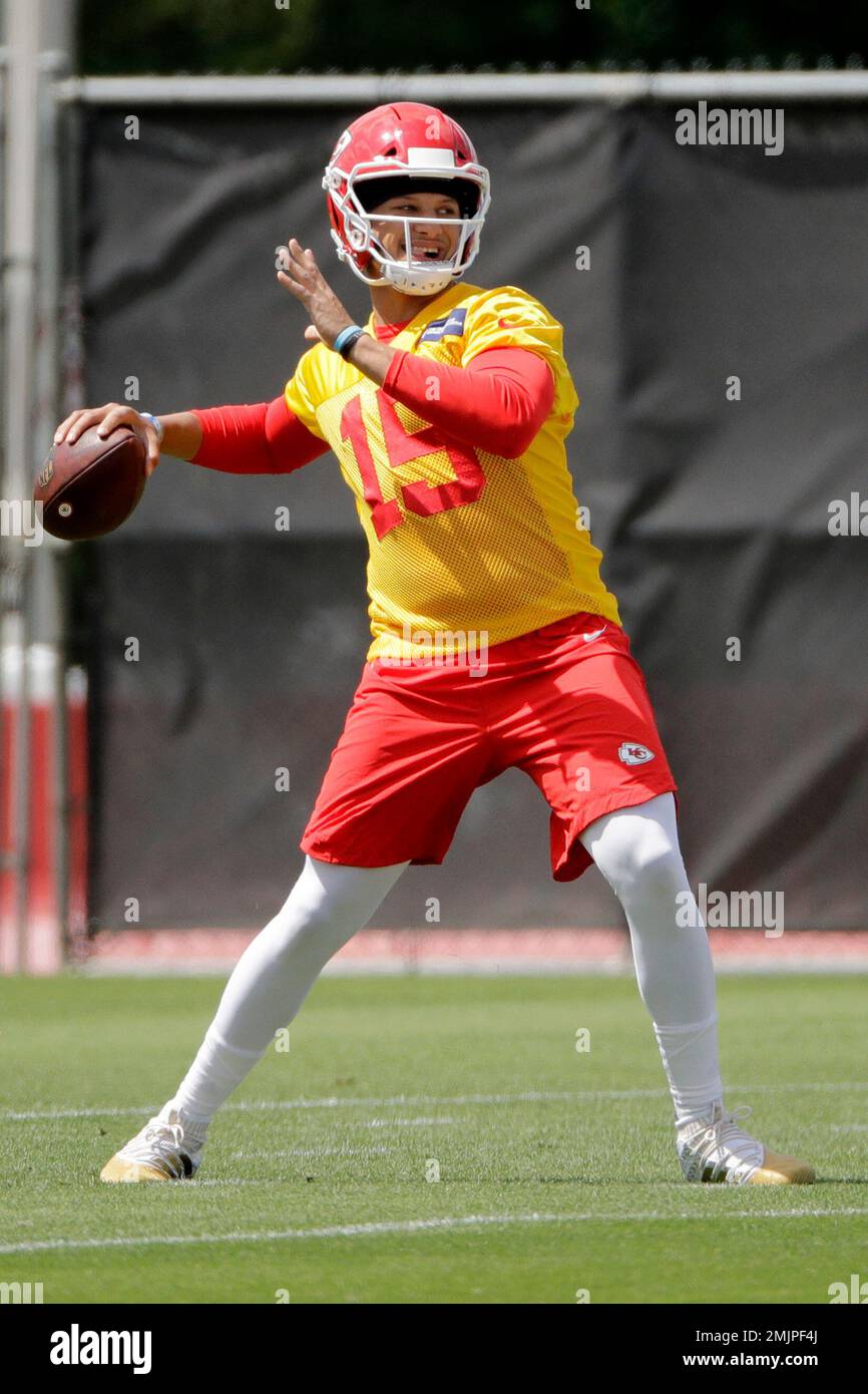Kansas City Chiefs quarterback Patrick Mahomes (15) throws during a ...