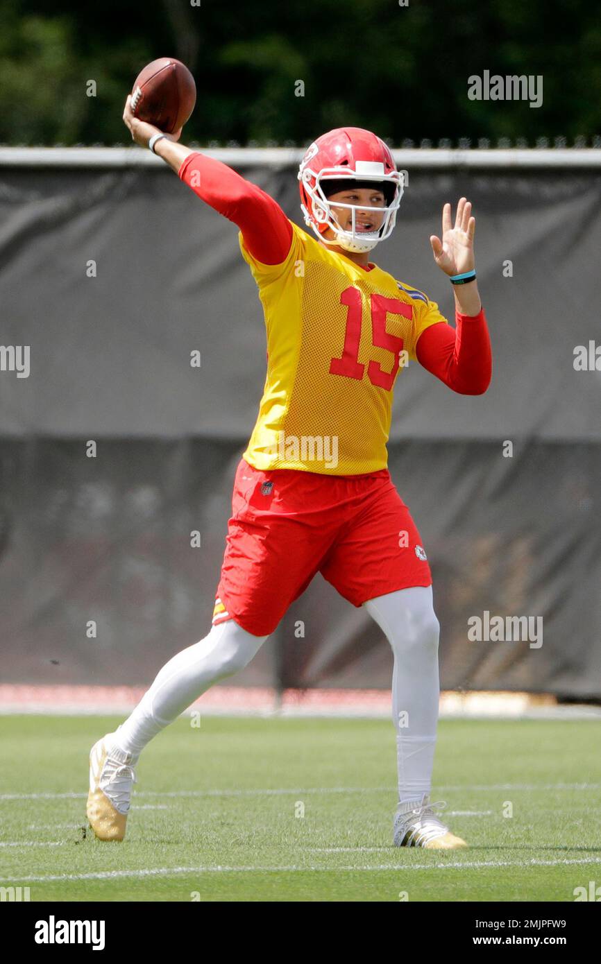 Kansas City Chiefs quarterback Patrick Mahomes (15) throws during a ...