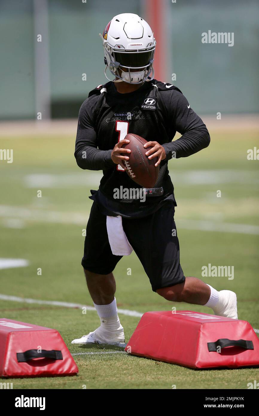 Arizona Cardinals rookie quarterback Kyler Murray runs an agility drill ...