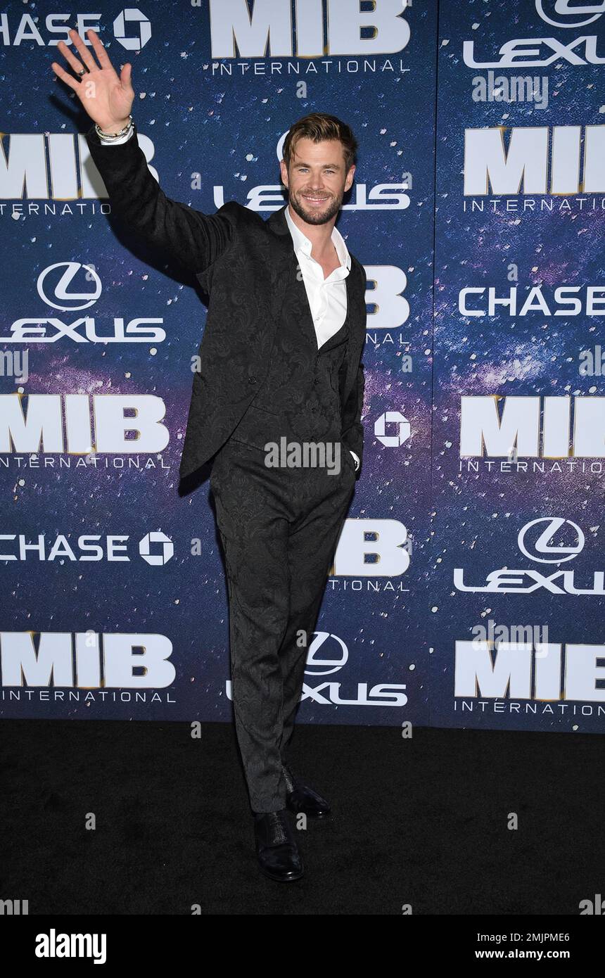 Actor Chris Hemsworth attends the world premiere of "Men in Black ...