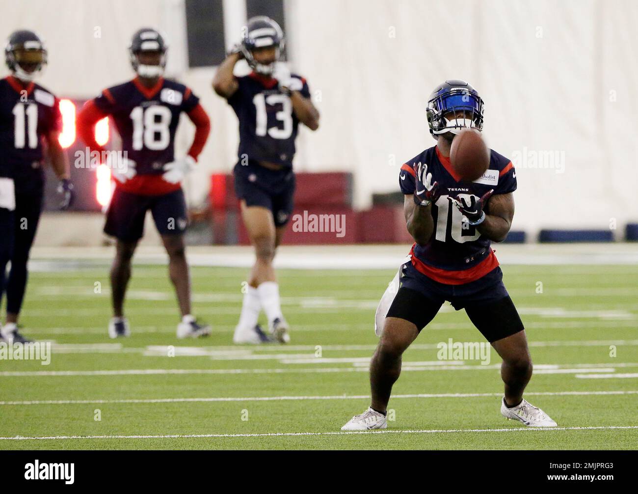 Houston Texans wide receiver Keke Coutee (16) receives a kick off as ...