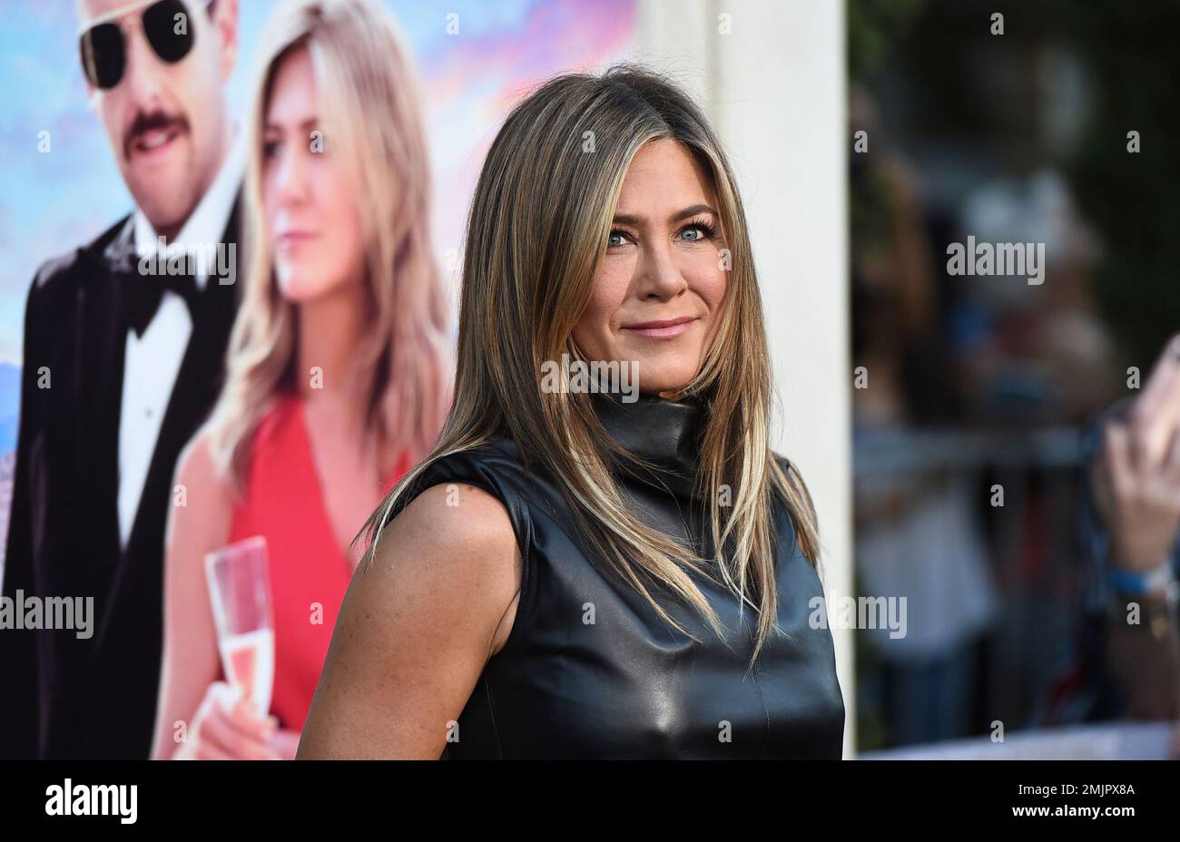 Cast member Jennifer Aniston arrives at the Los Angeles premiere of ...