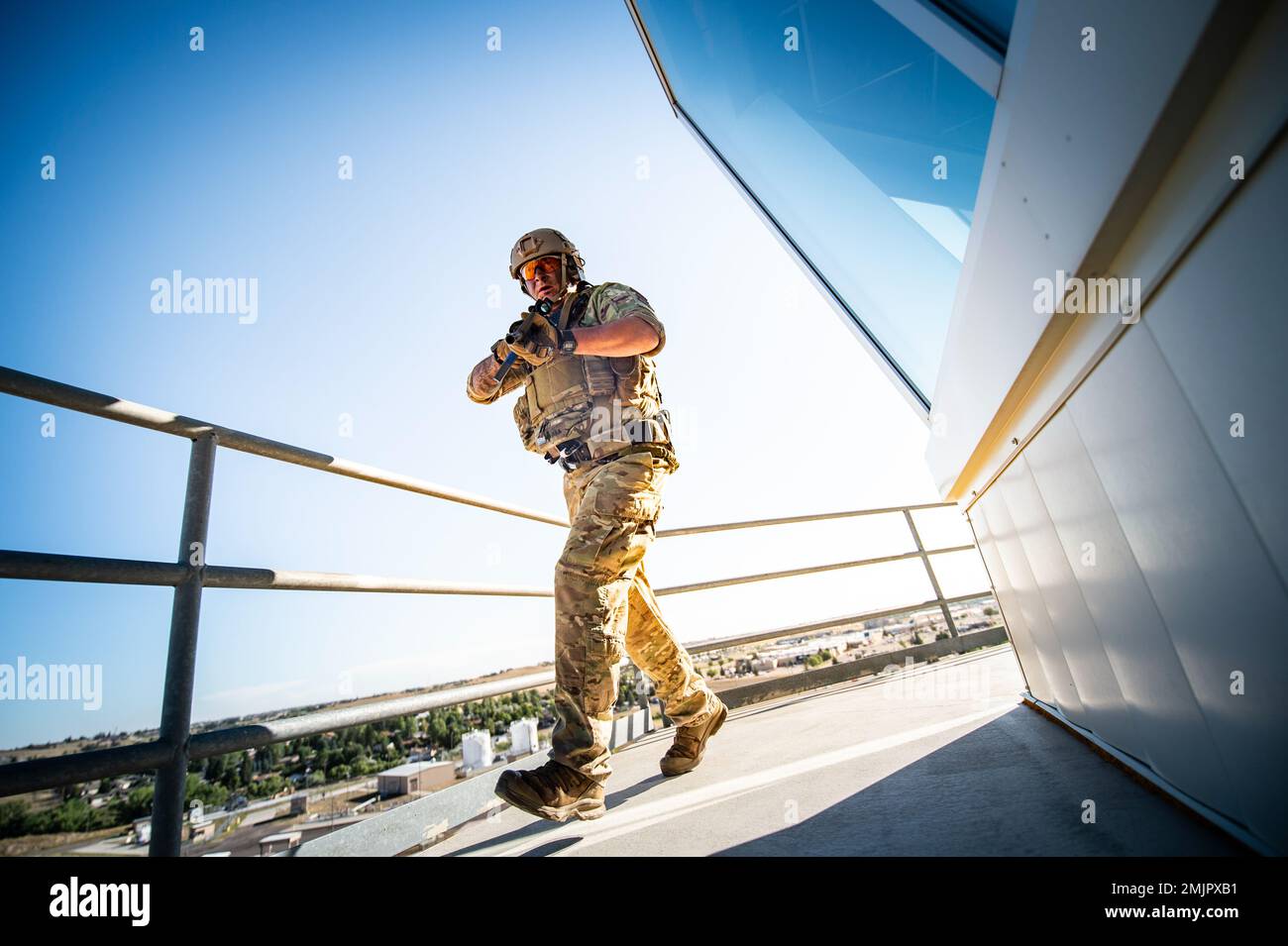 Members from the Wyoming Air National Guard, 243d Air Traffic Control ...
