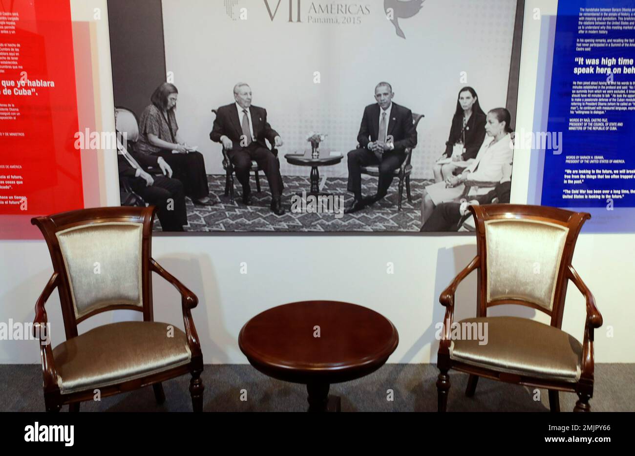 The chairs and table that were used by former Presidents Barack Obama ...