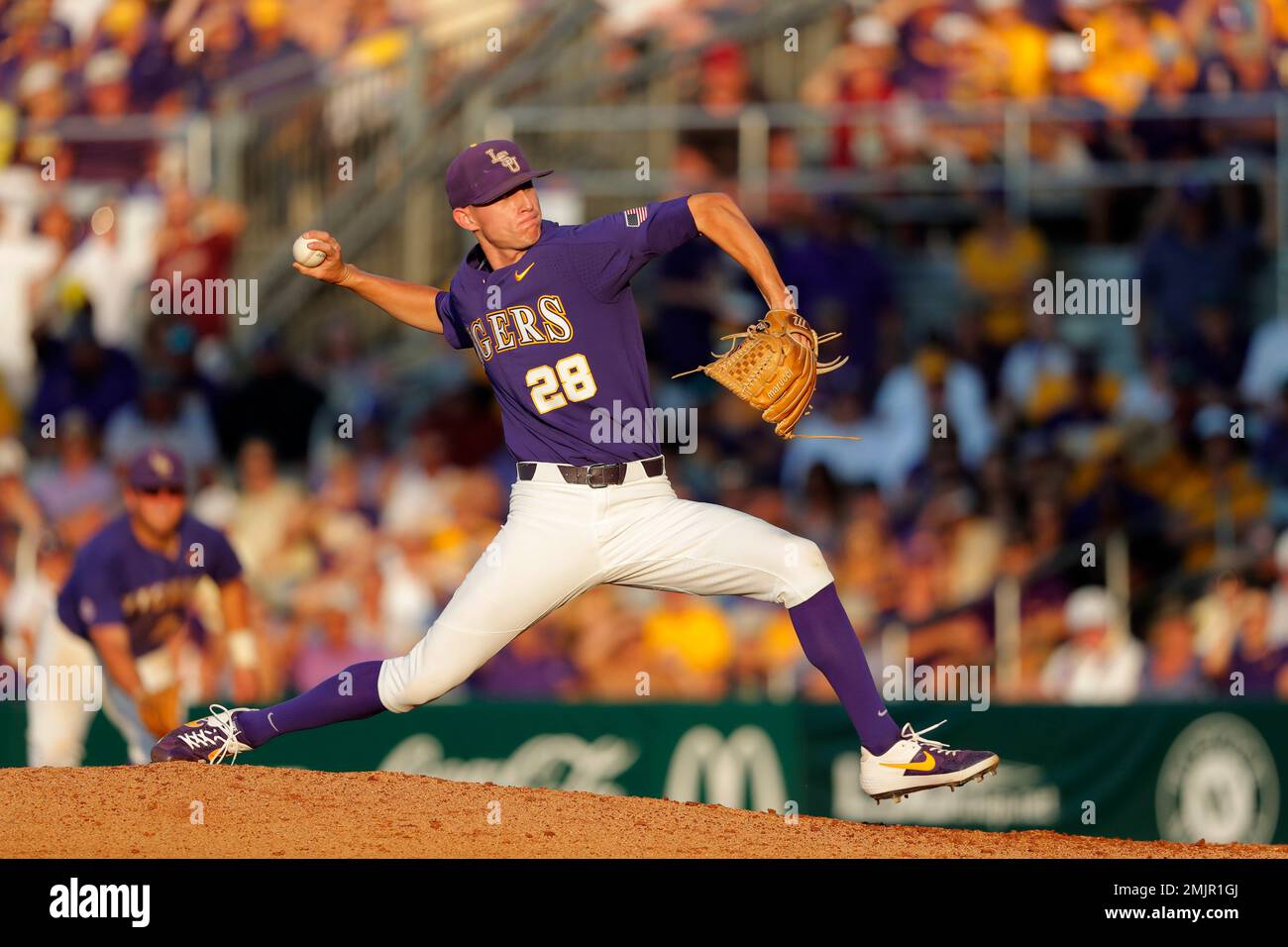 LSU pitcher Devin Fontenot (28) throws in the sixth inning against ...