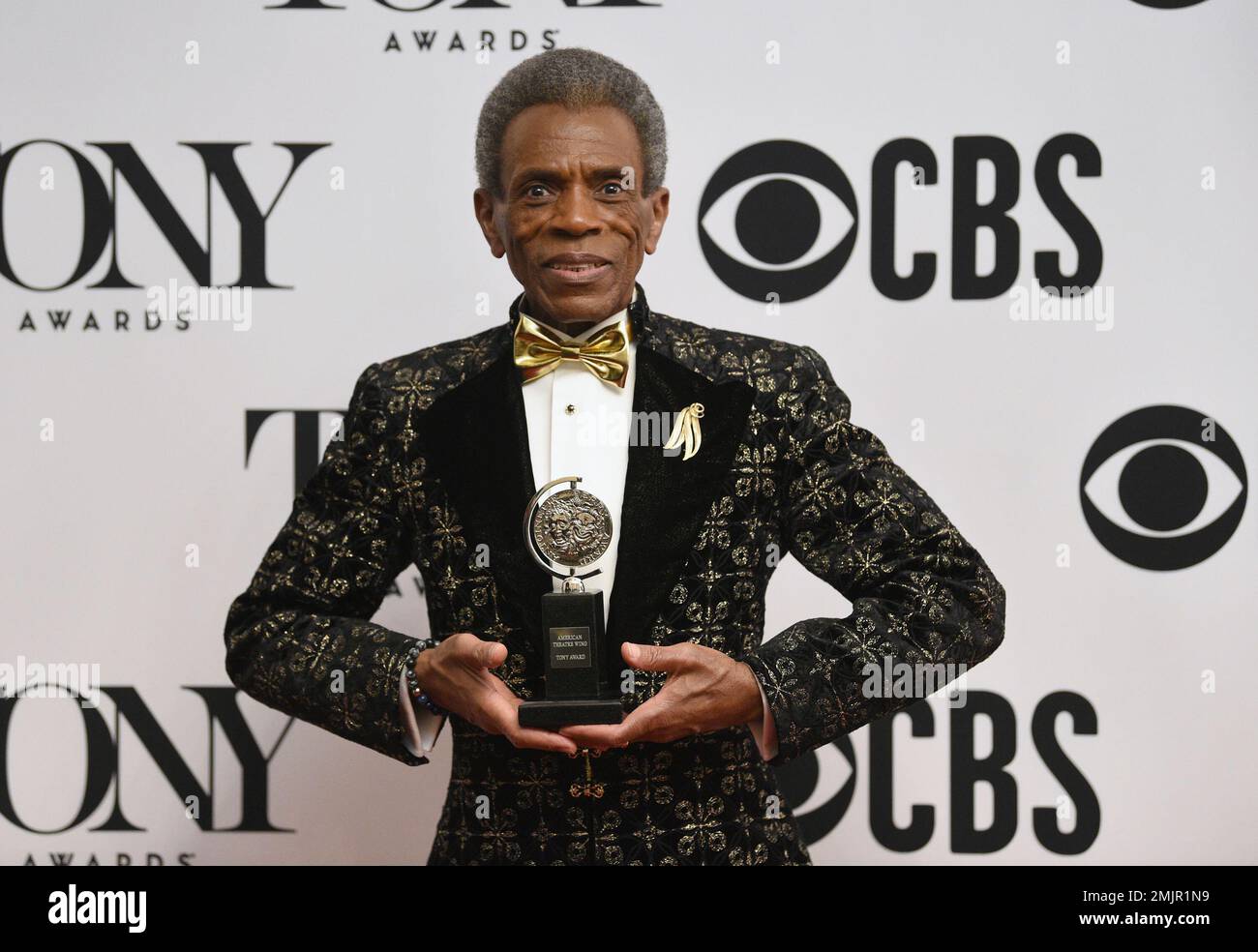 Andre De Shields poses in the press room with the award for best ...