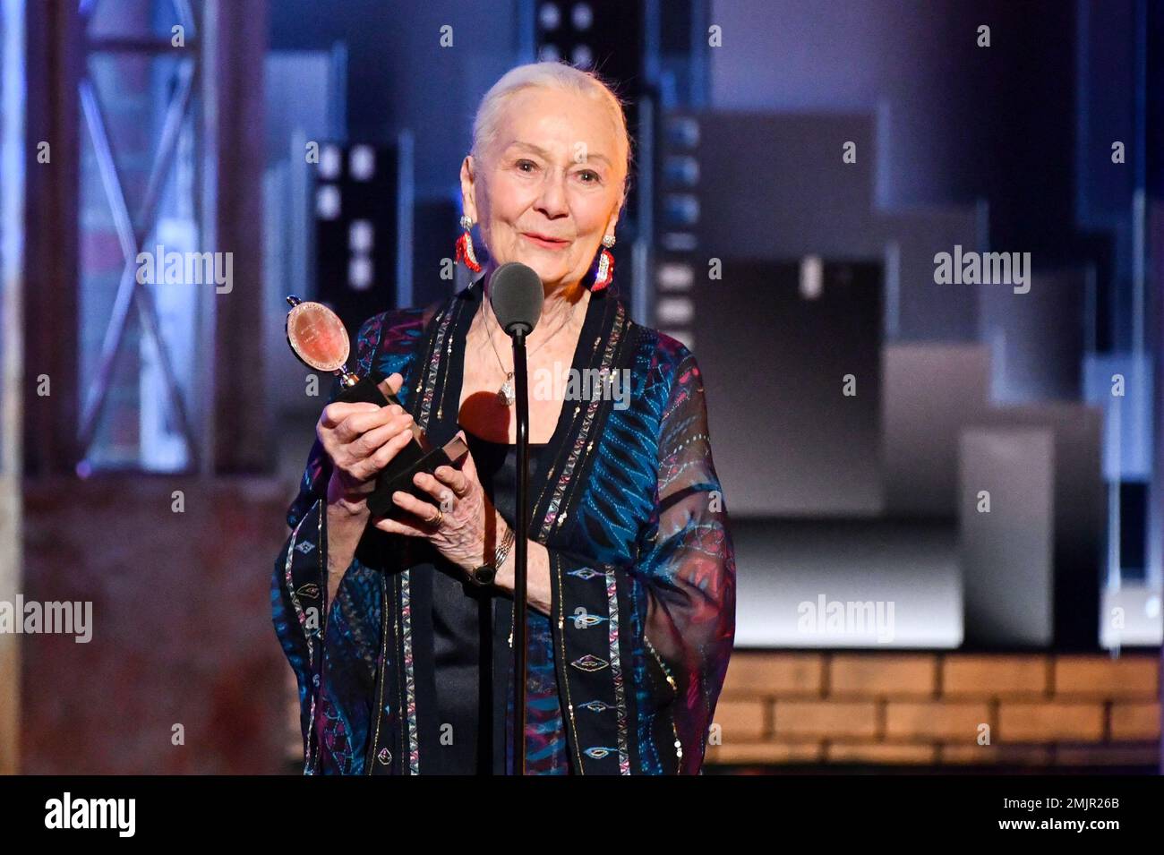 Rosemary Harris accepts the "Lifetime Achievement award "at the 73rd ...
