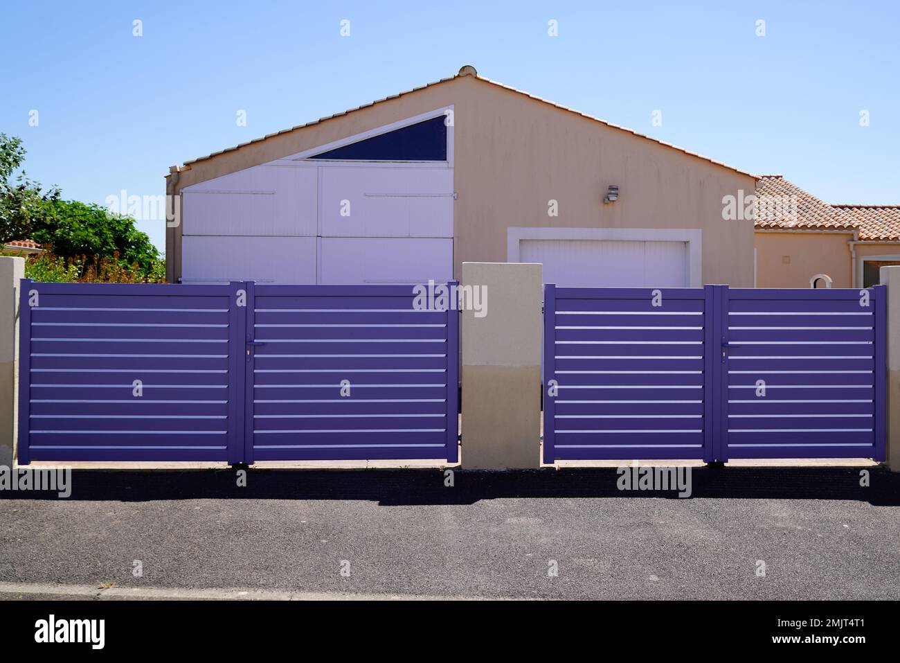 street suburb modern two home grey dark metal aluminum double leaf ...