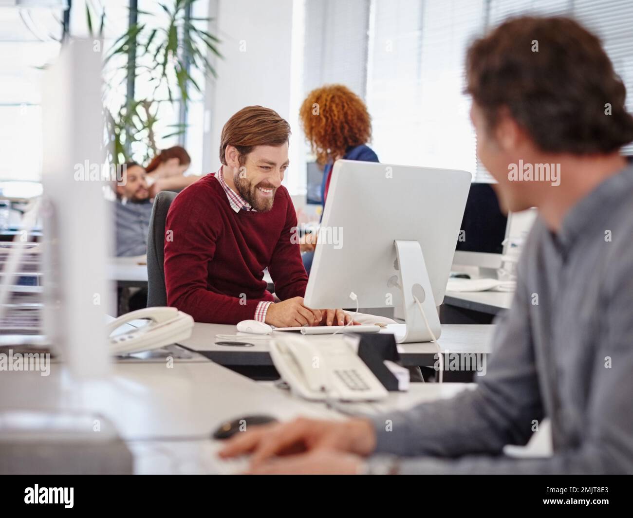 Modern office working computers hi-res stock photography and images - Alamy