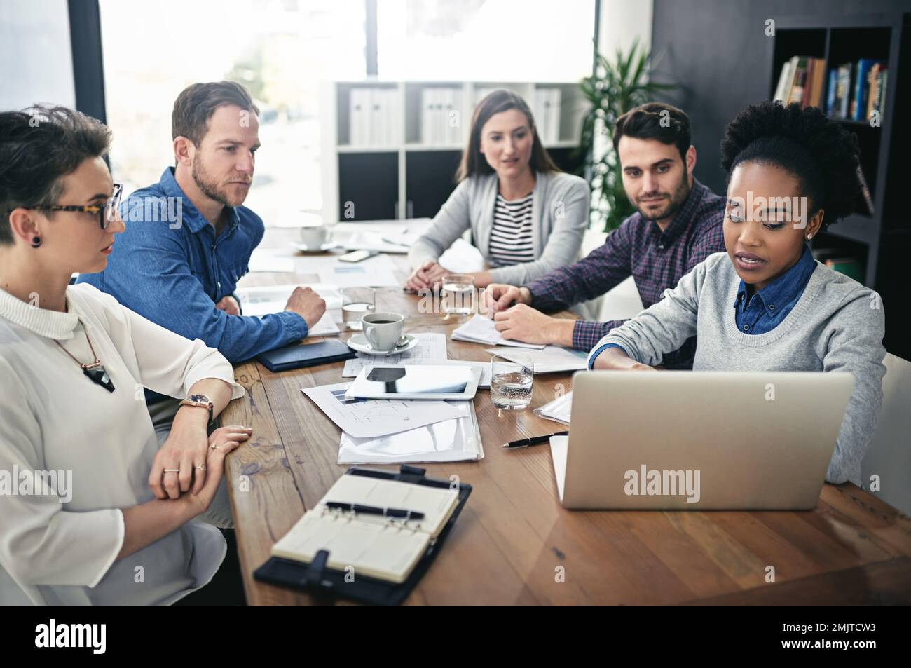 Full attention hi-res stock photography and images - Alamy