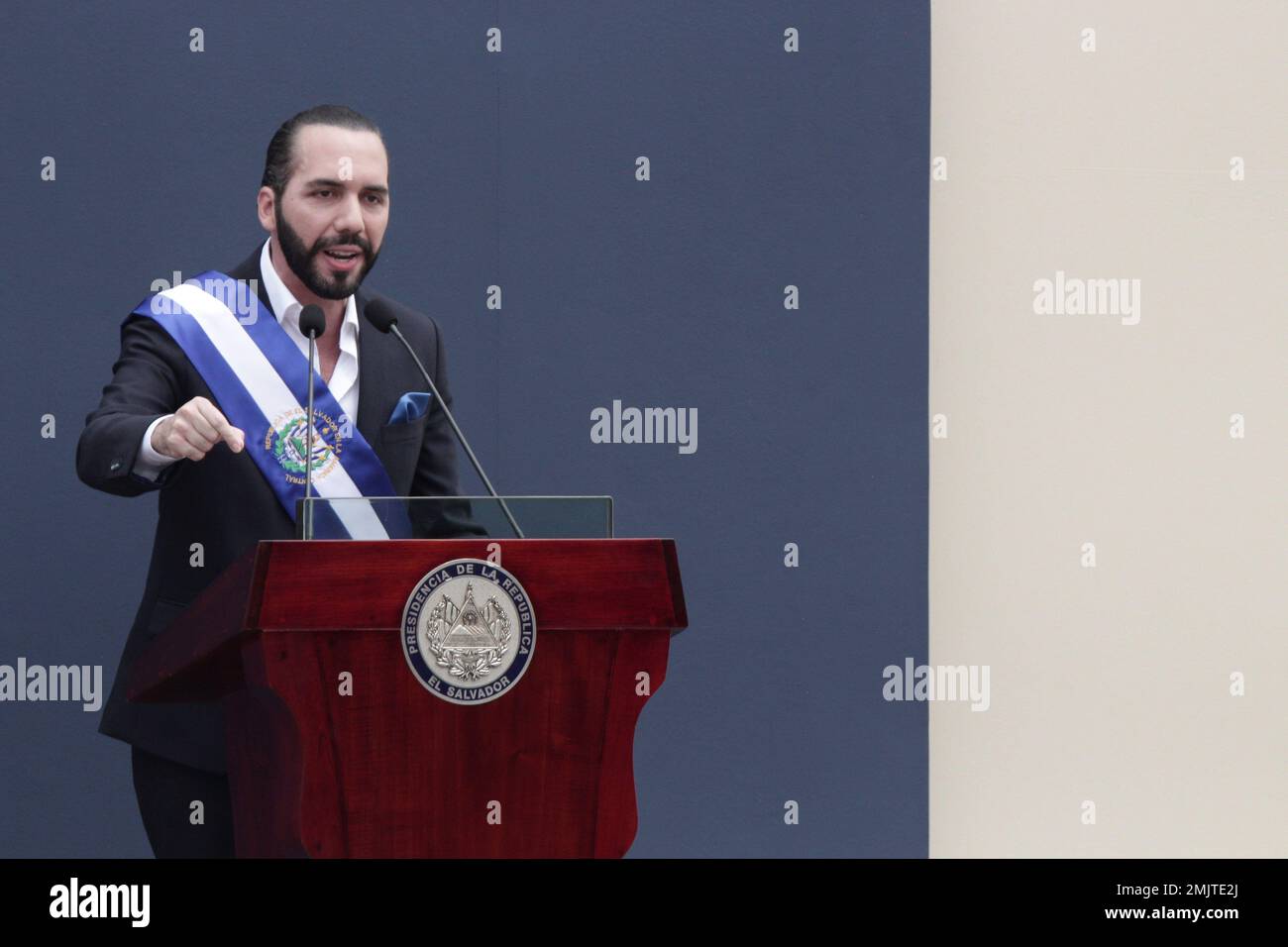 El Salvador's newly sworn-in President Nayib Bukele delivers his ...