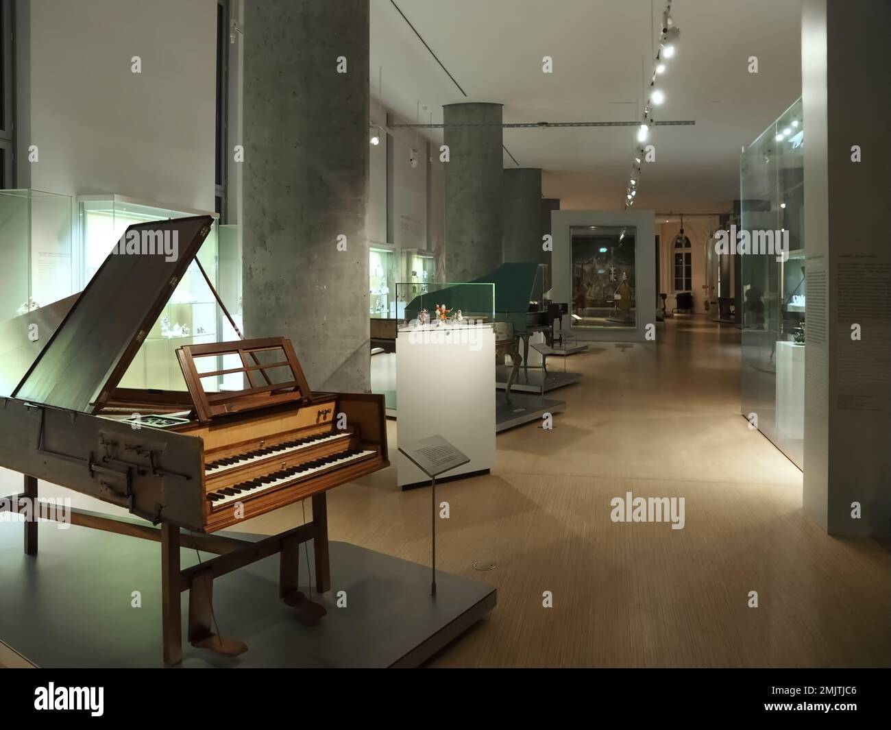 Beautiful art collection of the MKG museum fuer Kunst und Gewerbe in ...