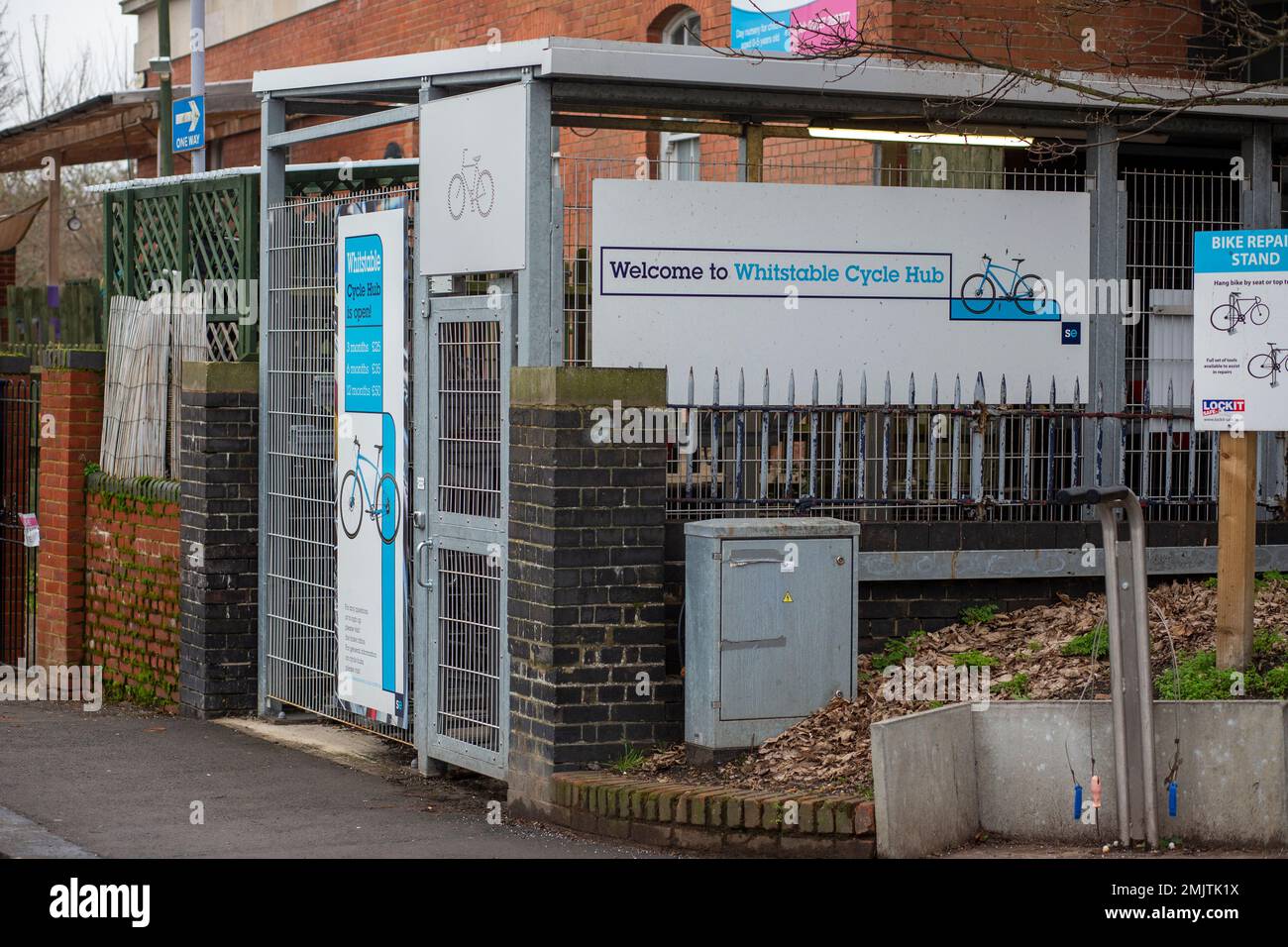 the-southeastern-railways-station-at-whitstable-kent-uk-whitstable-is