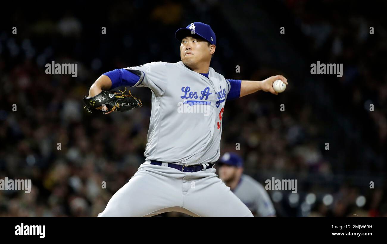 Los Angeles Dodgers starting pitcher Hyun-Jin Ryu delivers during the ...