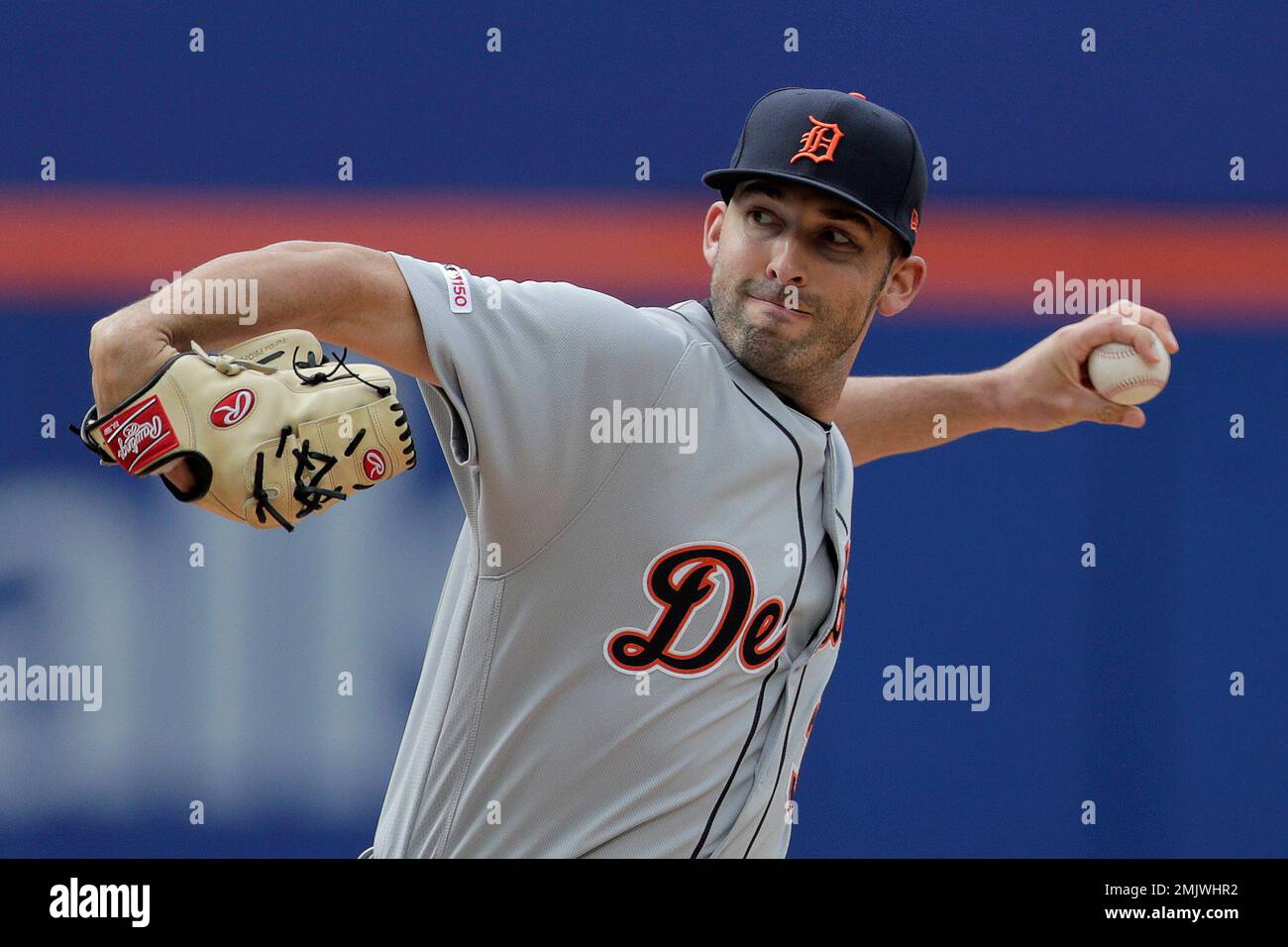 Detroit Tigers starting pitcher Ryan Carpenter throws a pitch to New ...