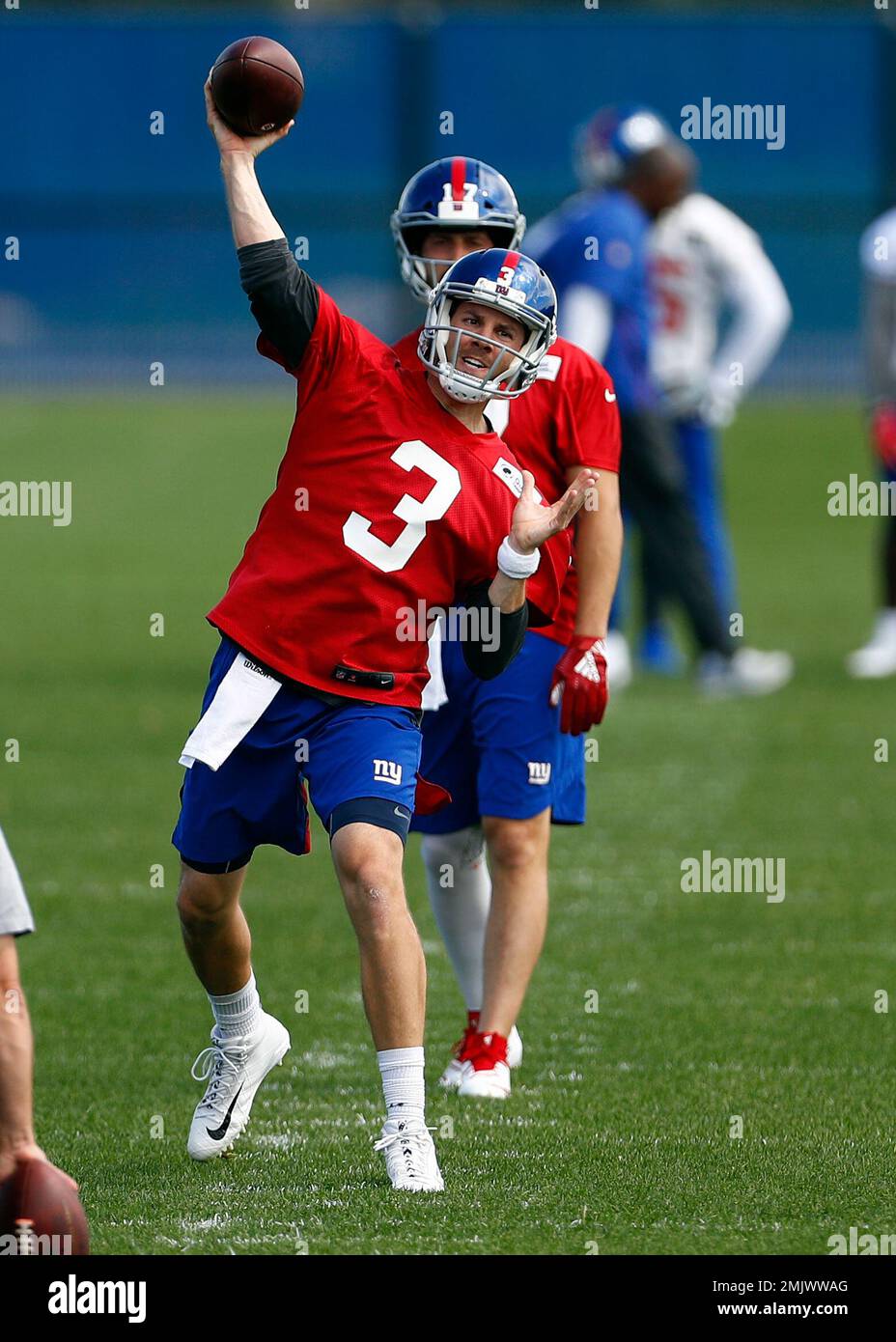 New York Giants quarterback Alex Tanney (3) throws during an NFL ...