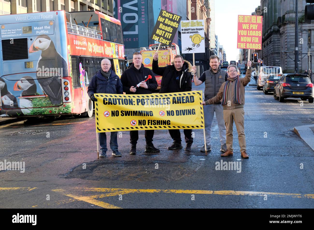 Glasgow, Scotland, UK. 28th January 2023. Sort Glasgows Roads Protest ...