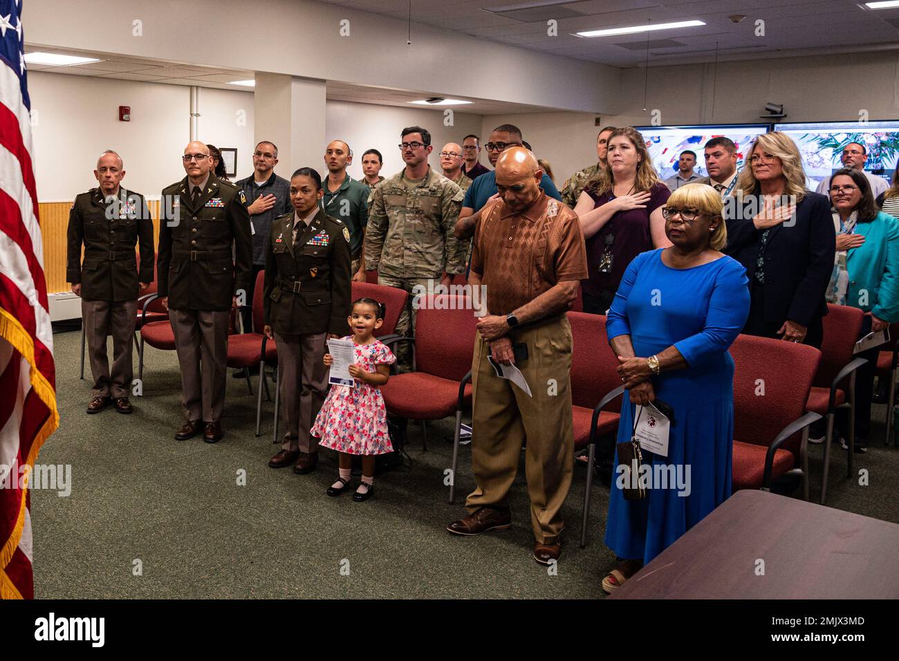 Members of the U.S. Army Medical Materiel Development Activity Stock ...