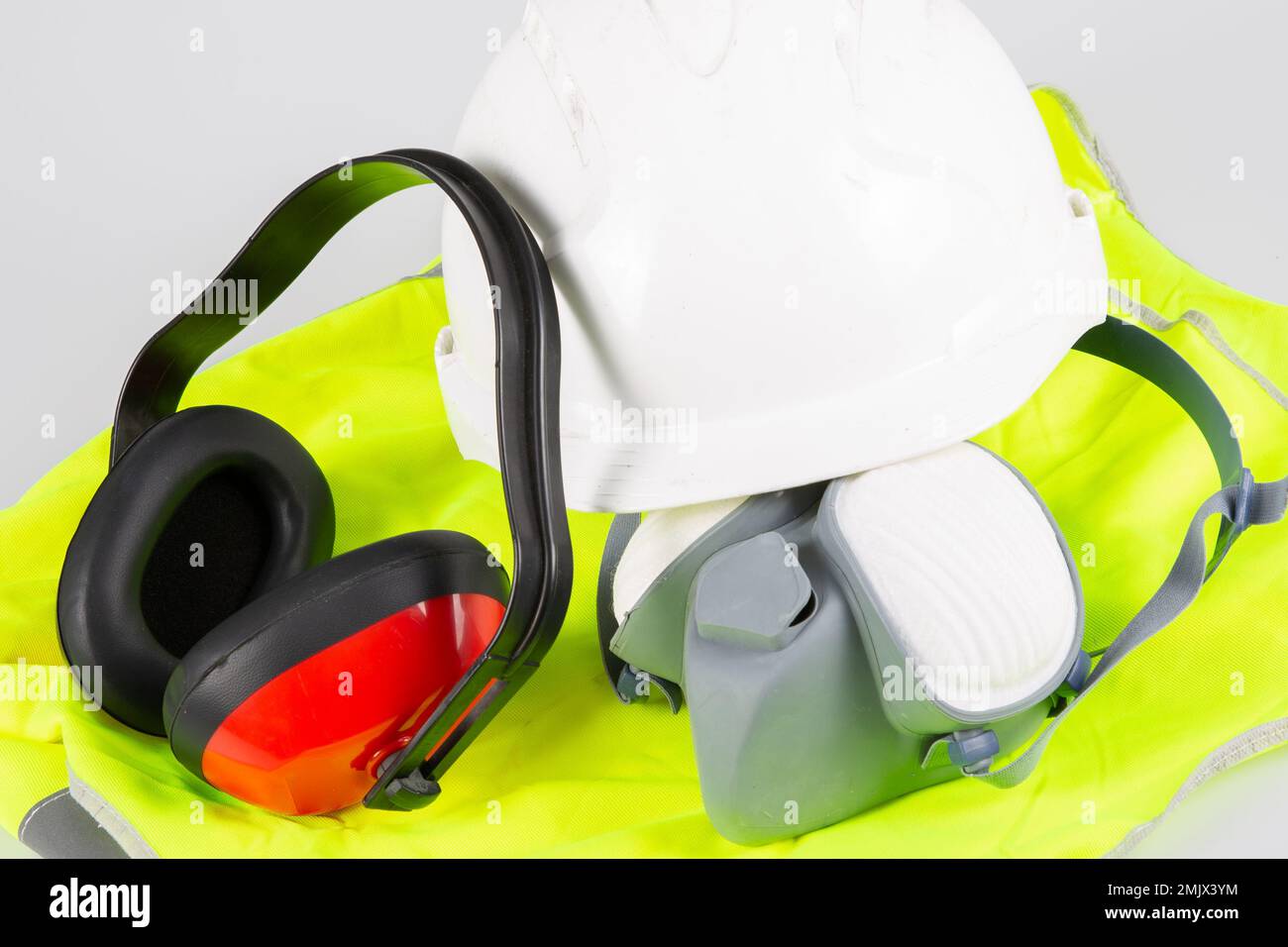Standard safety construction equipment work wear with helmet ...