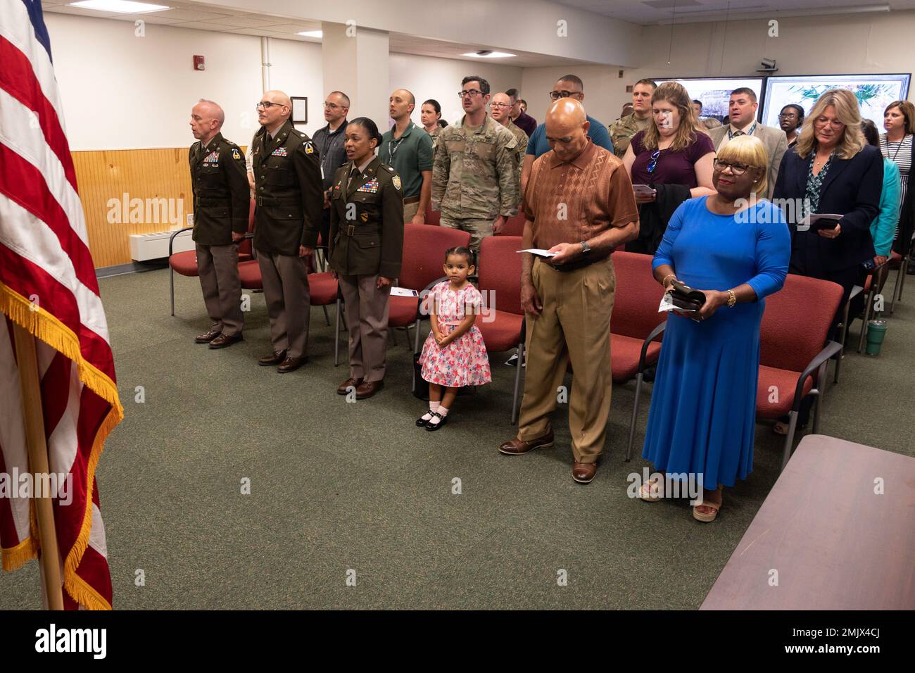 Members of the U.S. Army Medical Materiel Development Activity Stock ...